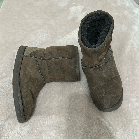 UGG | Shoes | Brown Uggs | Poshmark